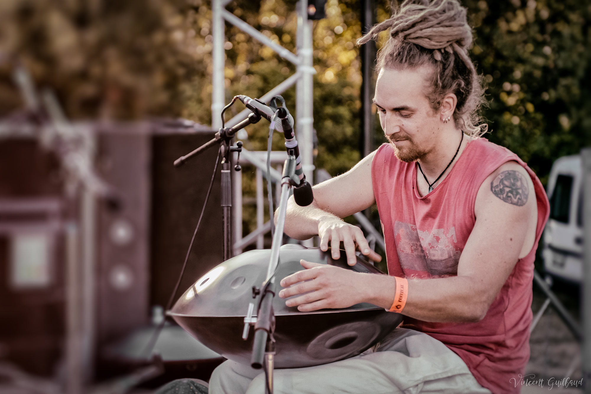 Booking – David Hauser